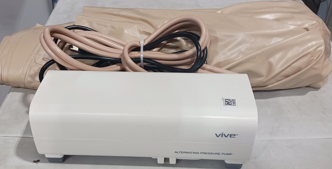 Vive Alternating Pressure Pump with Hospital Air Mattress, Used/Tested ...